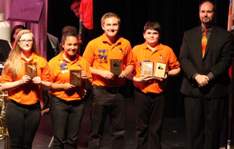 L.A. Ainger Middle band honors principal | News Archives | yoursun.com