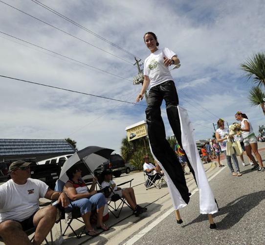 Pioneer Days Parade draws thousands to Englewood | News Archives ...