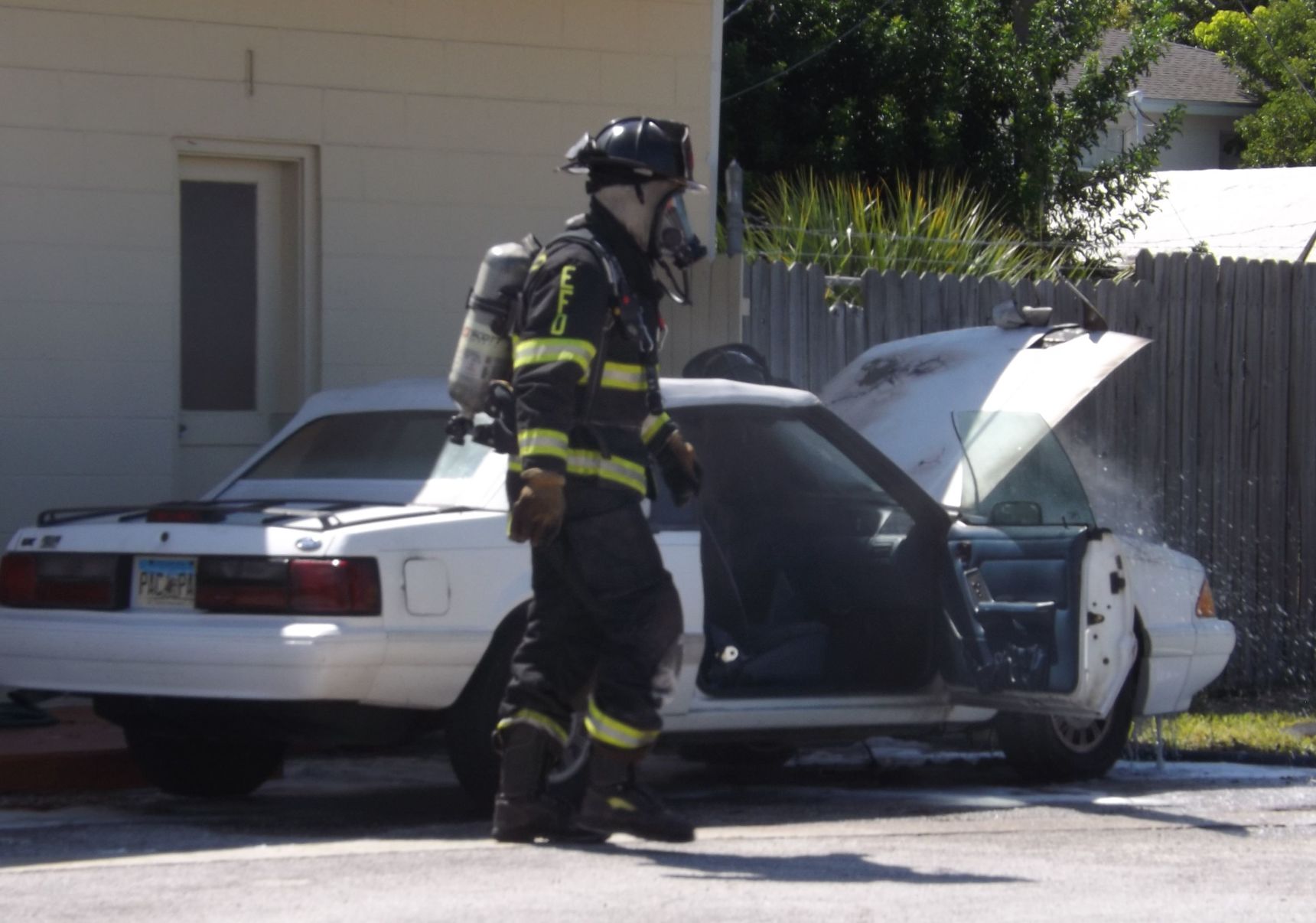 9-year-old calls in vehicle fire | News Archives | yoursun.com