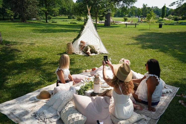 Pop-up picnic providers set a pretty scene | | yoursun.com