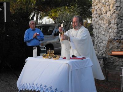 Priest accused of sexual battery dies | News | yoursun.com