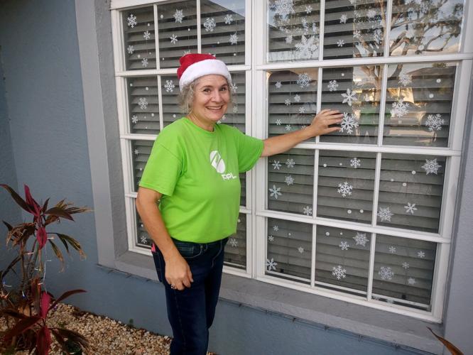 FPL 'elves' surprise veterans with holiday display | Port Charlotte ...