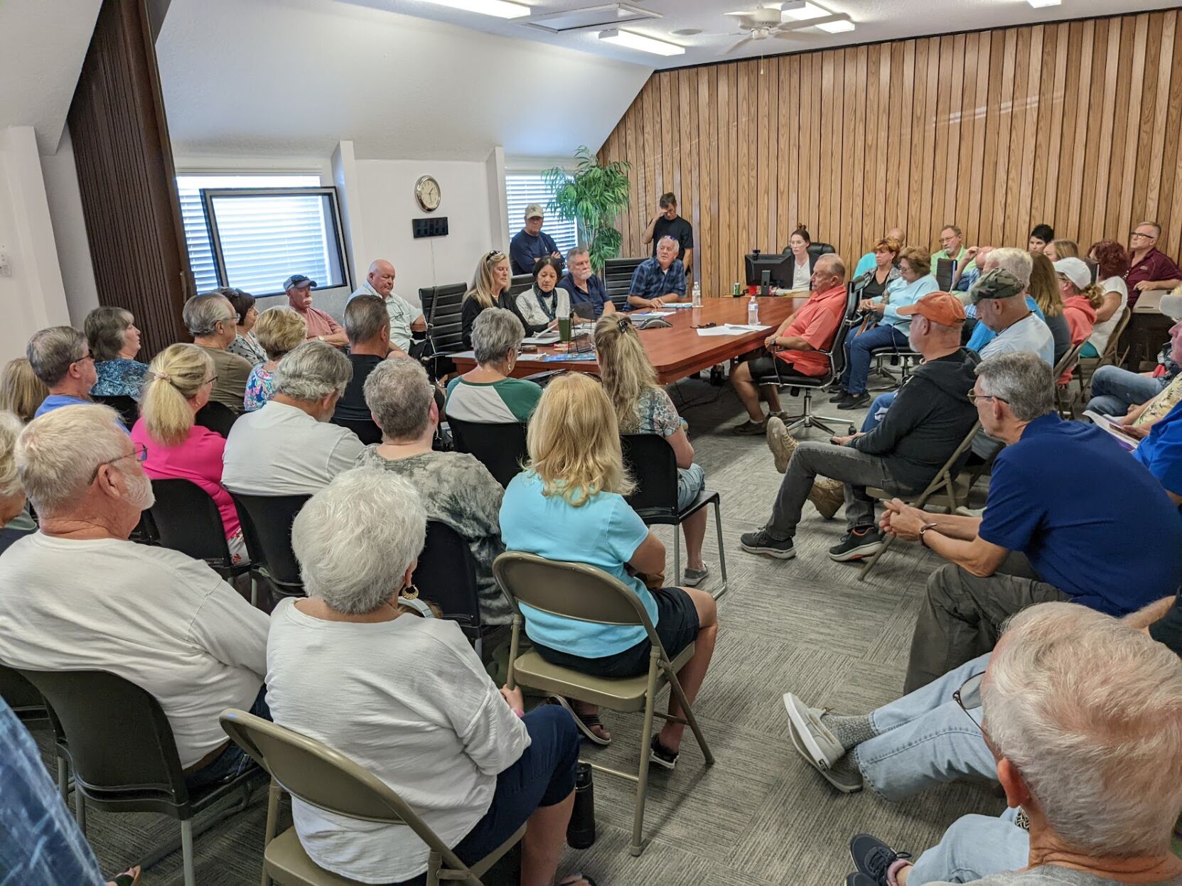 Rotonda Lakes residents fight storage proposal | The Daily Sun ...