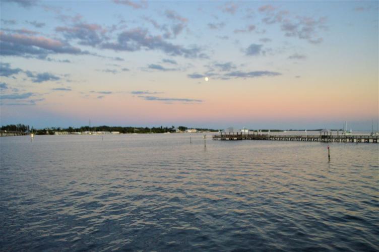 A laugh a minute on the Sunset Comedy Boat Cruise | Go! | yoursun.com
