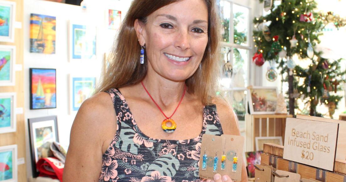 A monarch butterfly and mother's life inspired fused glass art | News ...