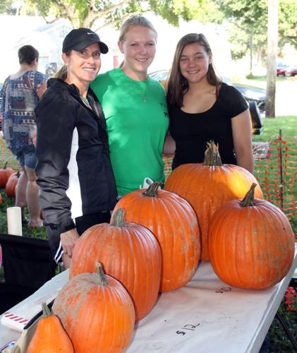 A plethora of pumpkins picked at 4-H Pumpkin Patch | Newsarchives ...