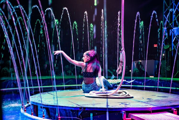 The Cirque 'Water Circus Gold' arrives downtown | Multimedia | yoursun.com