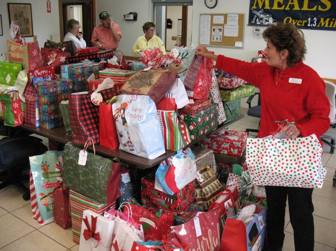 Giving tree provides presents for seniors | Features | yoursun.com
