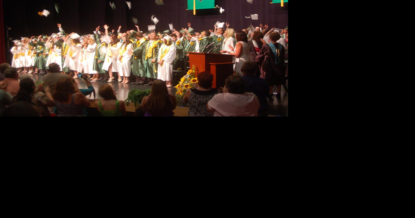 LPHS celebrates graduation | Newsarchives | yoursun.com