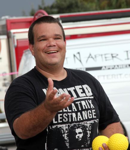 Hooters Friendraiser to benefit family of fallen hero | News Archives ...