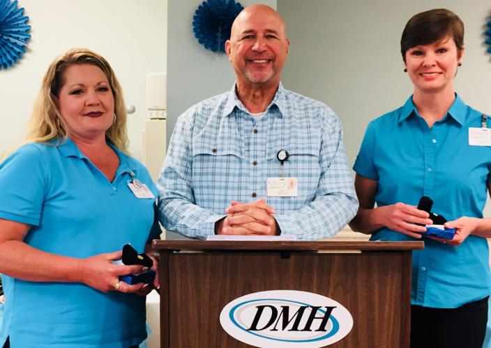 DMH service award ceremony | News Archives | yoursun.com