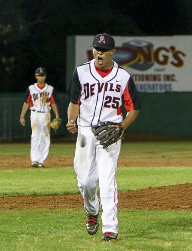 Devils get mojo from the chicken to win district | Newsarchives ...