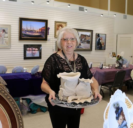 Porcelain artists show their work | News Archives | yoursun.com