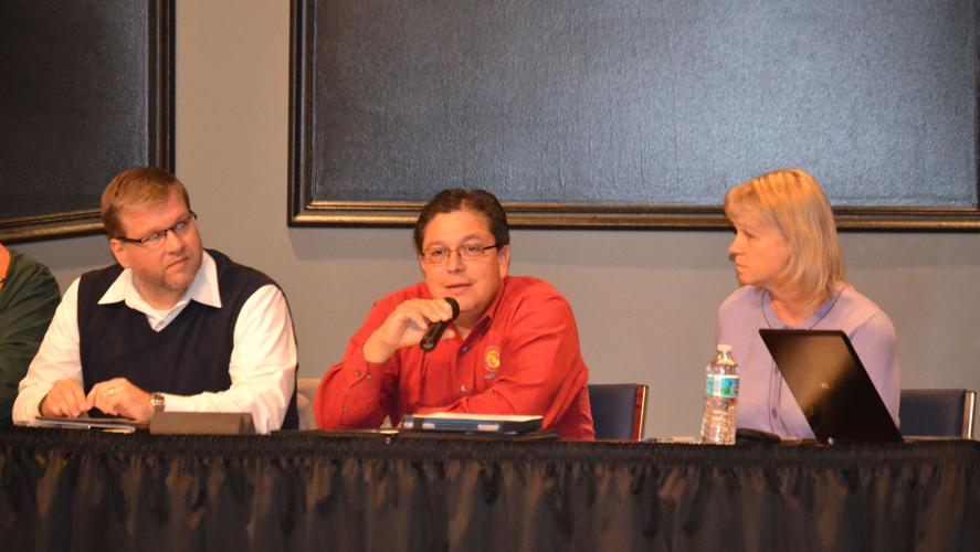 Elwell’s 10th town hall covers garbage, roads and budget | Newsarchives ...