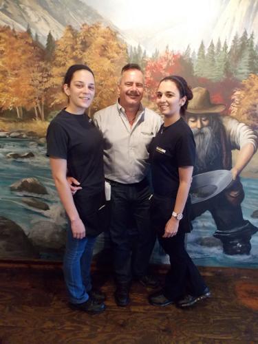 Stake your claim at Gold Rush BBQ in Venice | Go! | yoursun.com