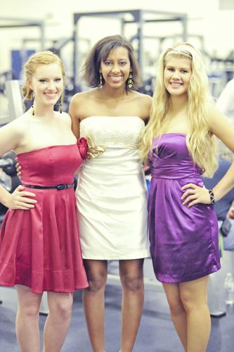 Rain can’t dampenHomecoming Court’s spirit | News Archives | yoursun.com