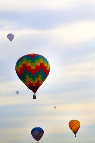 60 balloons to paint the sky | Go! | yoursun.com