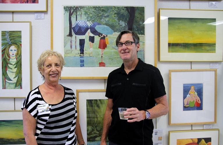 People stroll streets during Gallery Walk | News Archives | yoursun.com