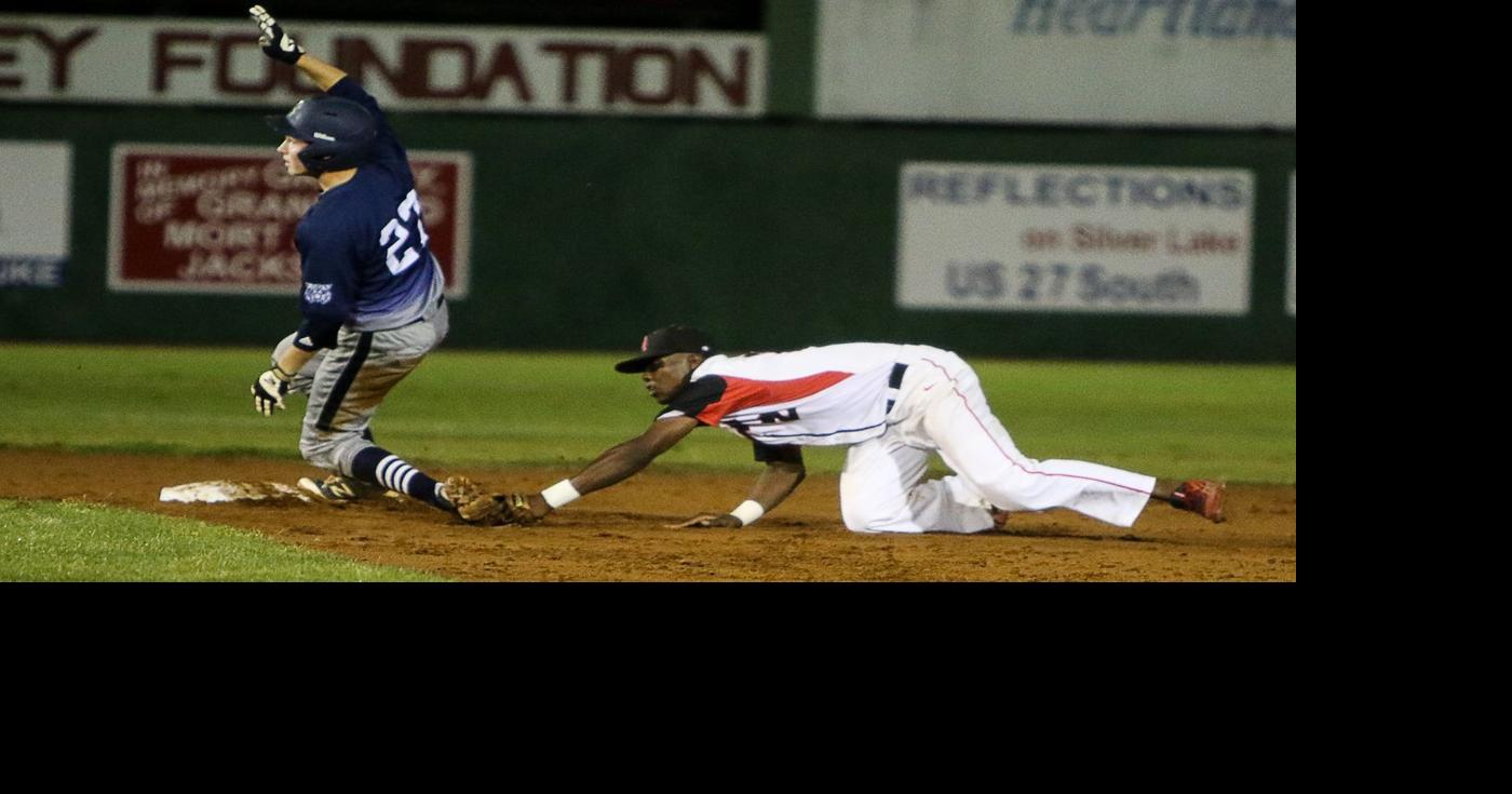 Devils get mojo from the chicken to win district | Newsarchives ...