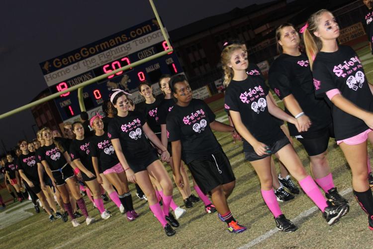 Seniors beat juniors in Powder Puff game | News Archives | yoursun.com