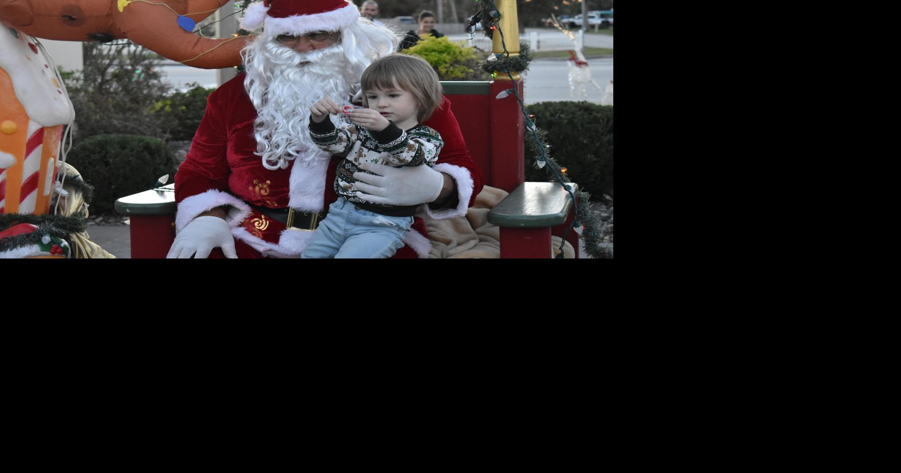 TREE LIGHTING: 'It truly was a community event' | News | yoursun.com