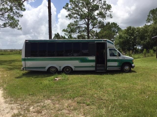 Complete Auto Repair donates bus to Crossroads | News Archives ...