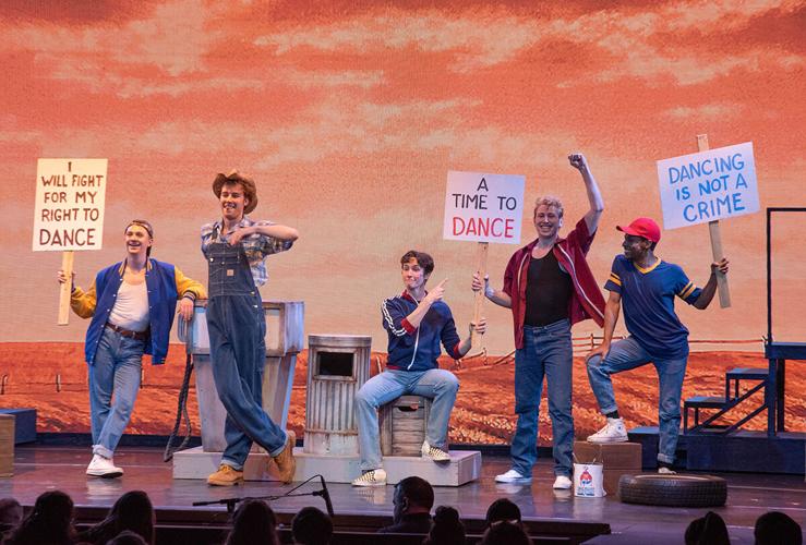 'Footloose' cuts loose with great dancing, singing | News | yoursun.com