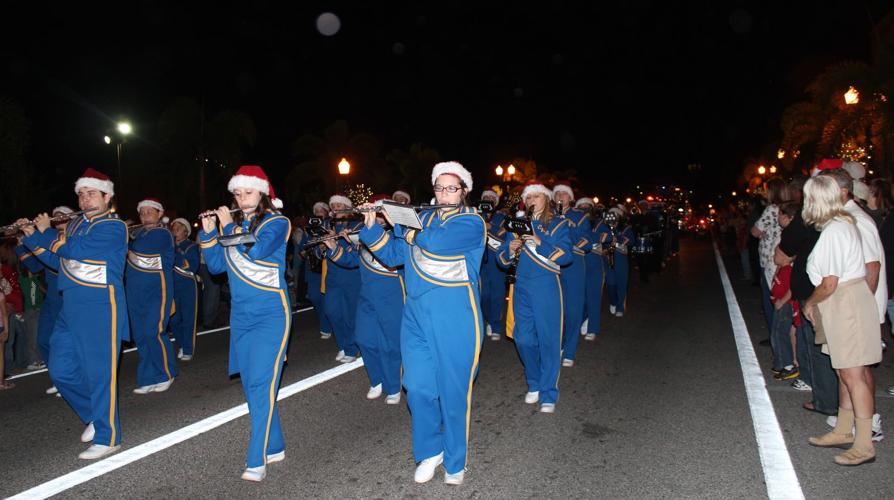 Tree lighting, anniversary heat up holidays | News Archives | yoursun.com