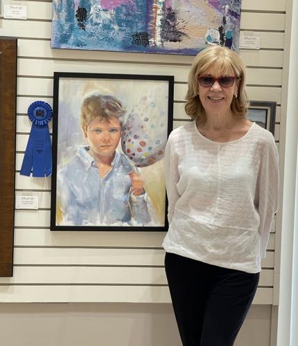 Kitt Moran expresses herself with her voice, paintbrush | Go! | yoursun.com