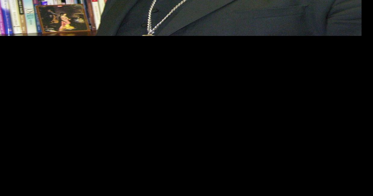 Bishop makes annual visit to DCI | News Archives | yoursun.com