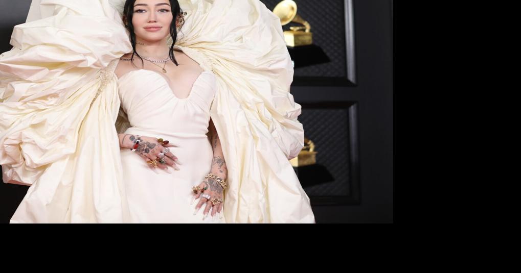 Noah Cyrus announces engagement to fashion designer Pinkus | Daily ...