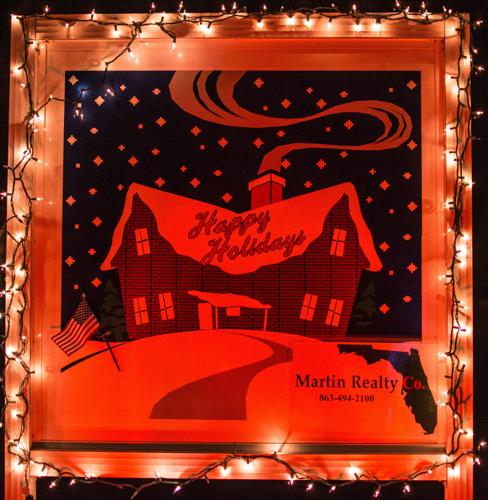 Holiday spirit shines at Christmas Card Lane | News Archives | yoursun.com