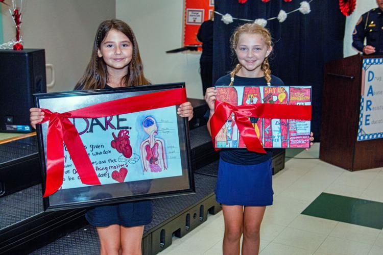 Sallie Jones lauds D.A.R.E. program grads | News | yoursun.com