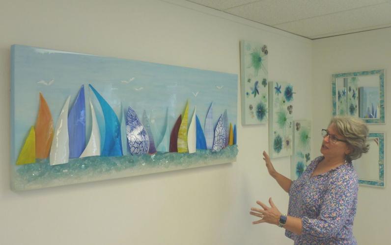 This Cape Coral artist takes shattered glass and makes showpieces ...