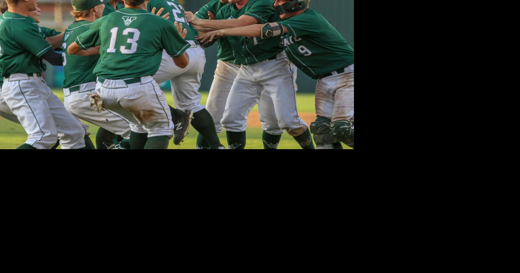 Venice baseball keeps the path to a state title open as it rallies from ...