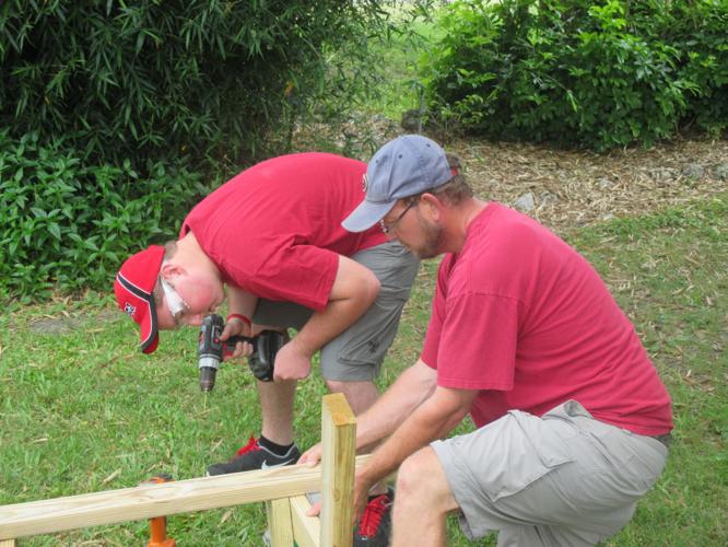 Scout benches ‘made in the shade’ | News Archives | yoursun.com