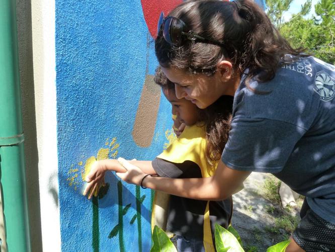Handprints complete Children First mural | News Archives | yoursun.com