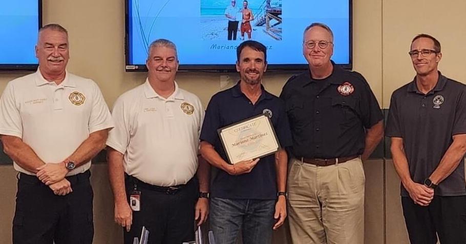 Sarasota lifeguard rescues 7 from rip current | News | yoursun.com