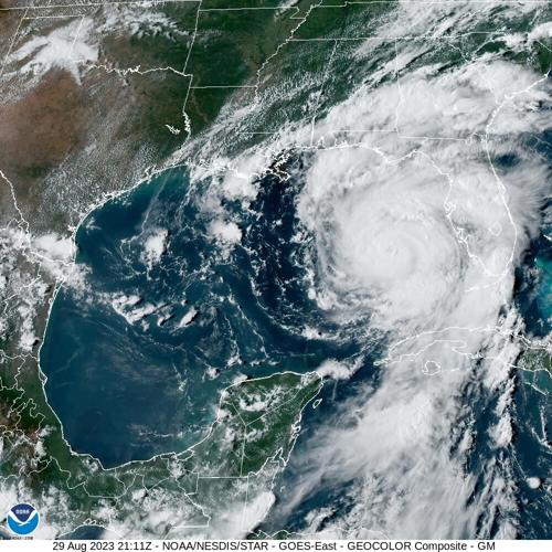 Hurricane Idalia closing airport; area remains on alert | Latest ...