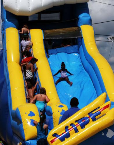Frostproof kids enjoy back-to-school Splash Bash | Newsarchives ...