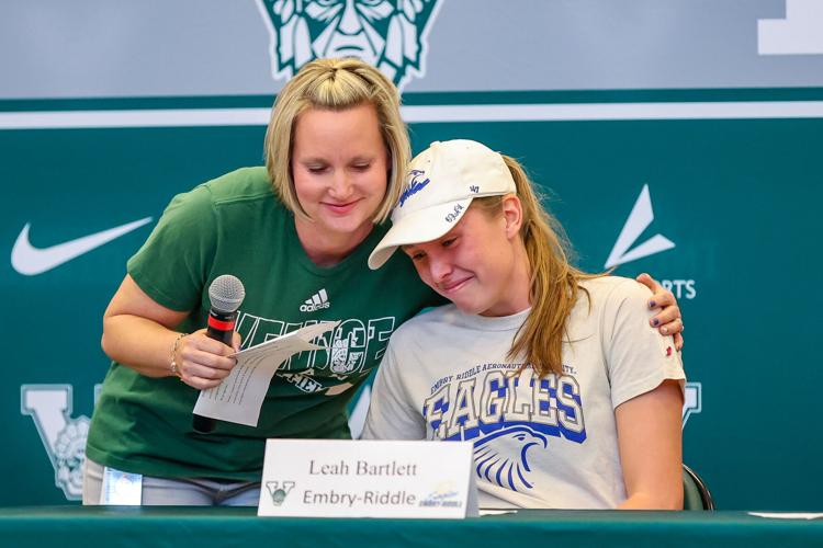 EARLY SIGNING DAY: Knop commits to chasing a dream, signs with Gators ...