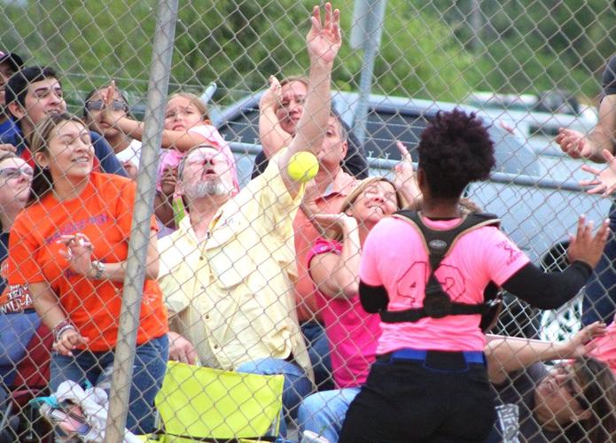 Dawg season ends in disappointing 3-0 loss, never threaten Hardee | News Archives | yoursun.com