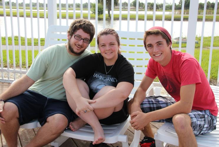 Seniors make a splash at field day | News Archives | yoursun.com