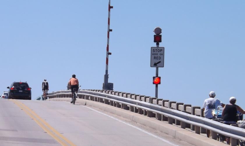 Tom Adams Bridge stuck shut Tuesday | News Archives | yoursun.com