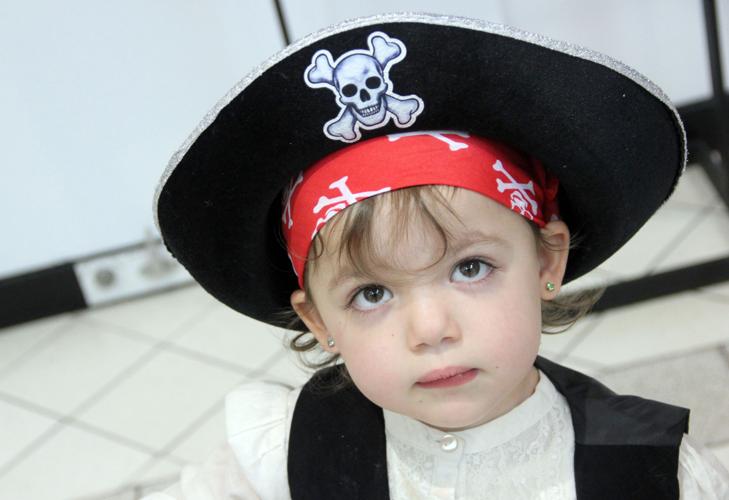 Pirates invade Port Charlotte Town Center | News Archives | yoursun.com