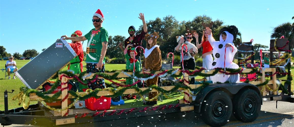 The Rotonda West Christmas Parade rings in the season | News | yoursun.com