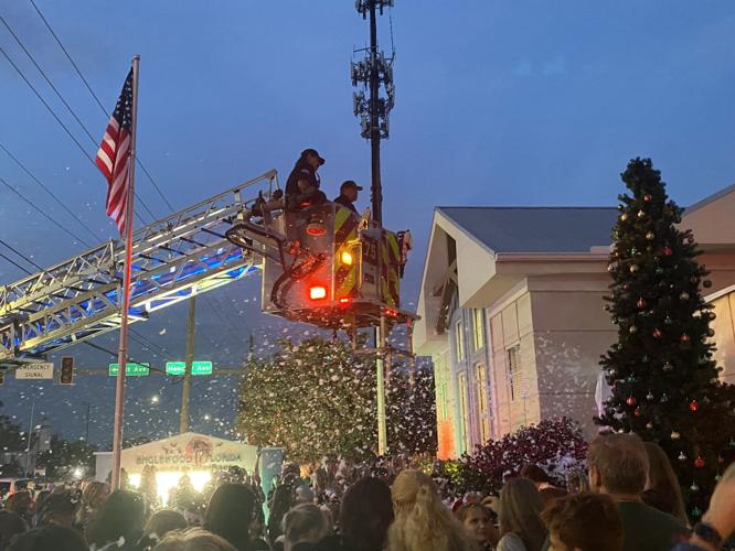 CHRISTMASTIME: Englewood Christmas Tree Lighting to kick off holiday ...