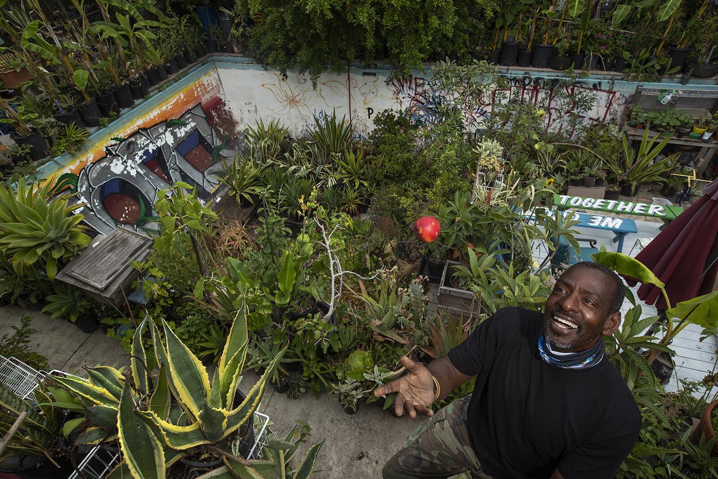 'Gangsta Gardener' Ron Finley wants to make gardening 'sexy' | Daily ...