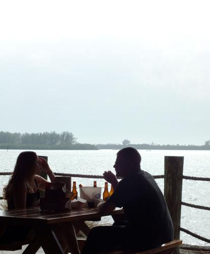 A Lemon Bay shore lunch at Stump Pass Grille | Waterline | yoursun.com