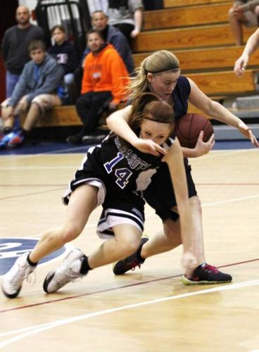 HCMS girls take on Sarasota | News Archives | yoursun.com